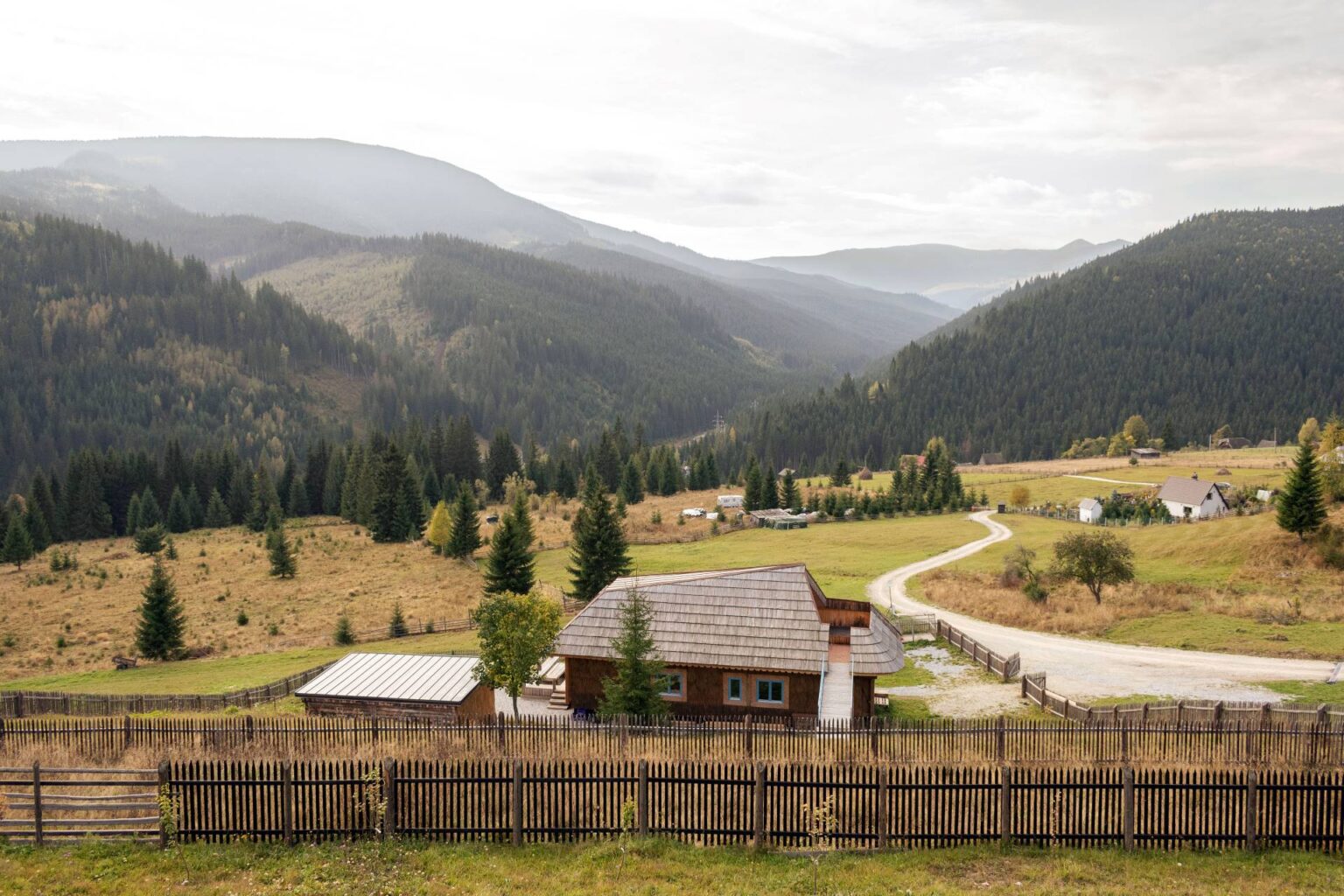 Haita Land - Chalets in the Wild Nature of the Călimani Mountains